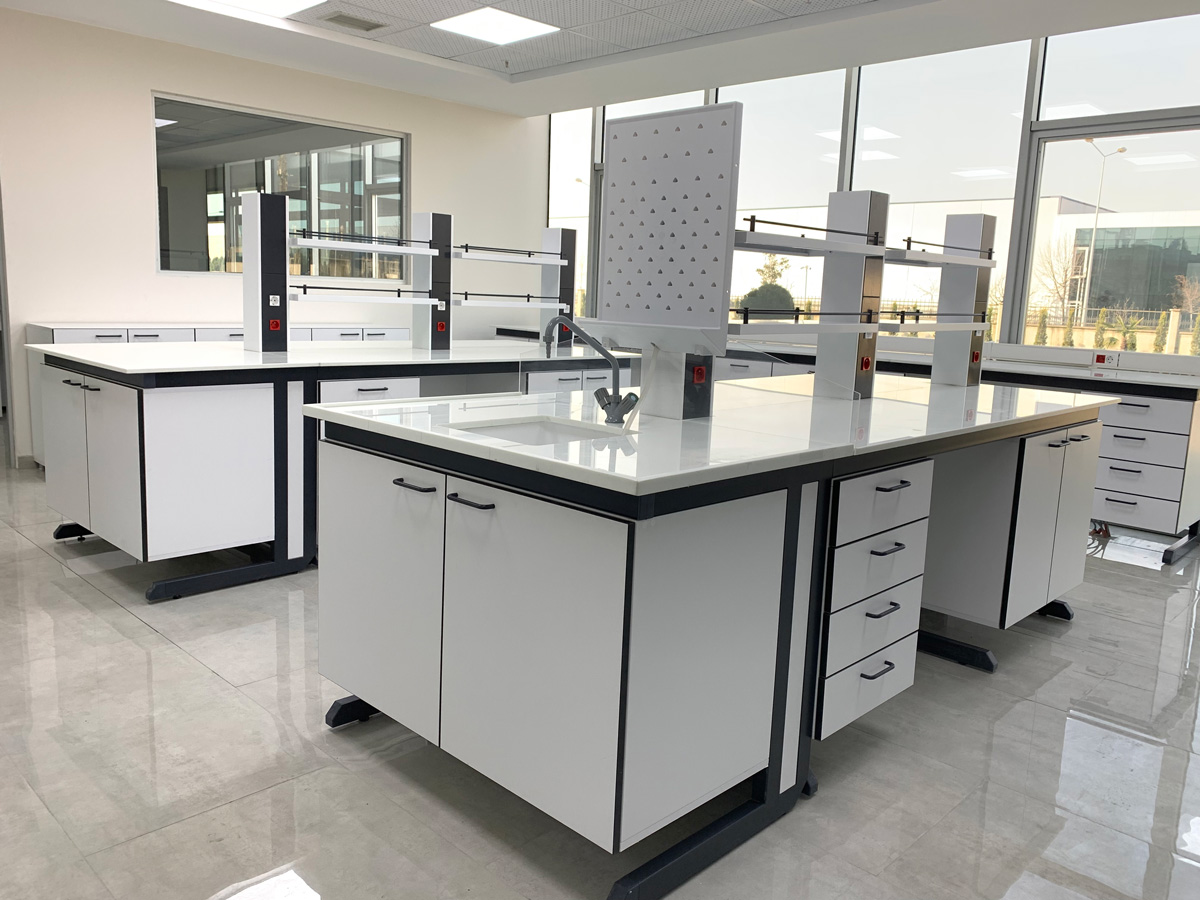 C-Frame Bench Systems - Monolab Laboratory Systems